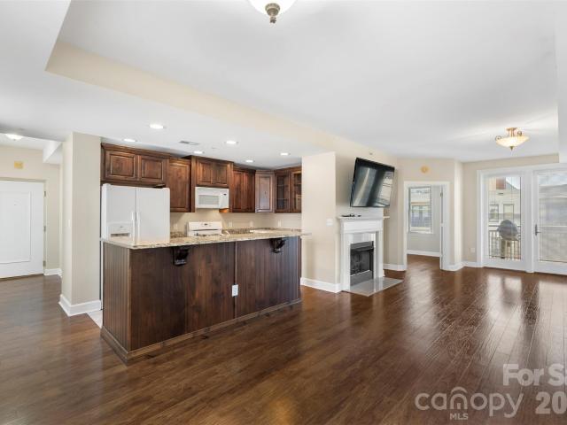 718 W Trade Street # 801