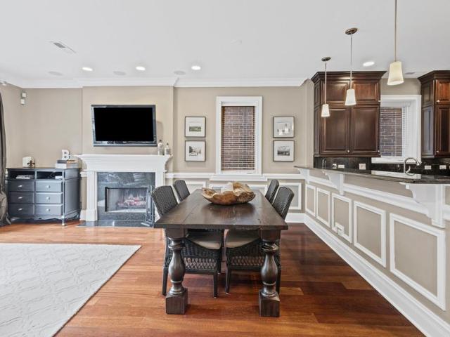718 W Aldine Avenue #3, Chicago, US, IL