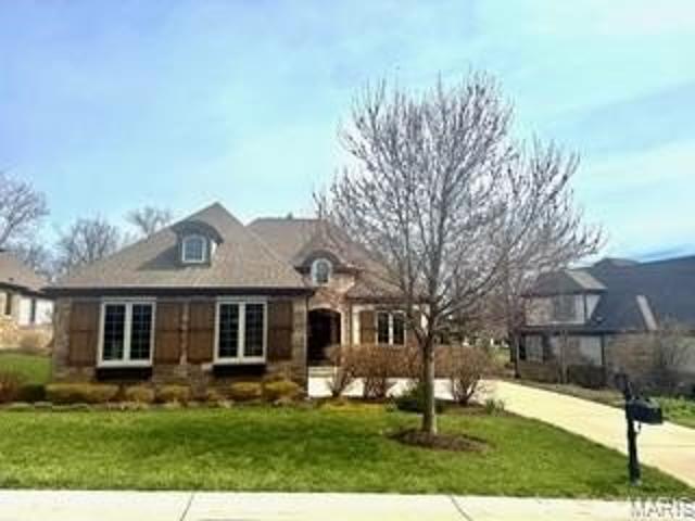 718 Woods of Ladue Ln, Saint Louis, MO 63124