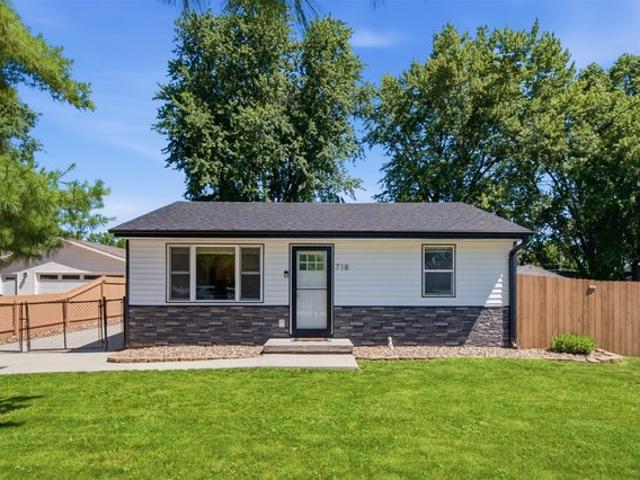 718 Waldo St, Polk City, IA 50226