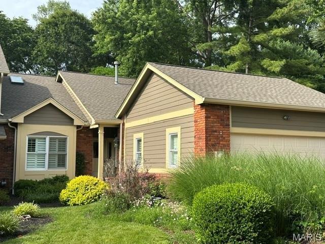 718 Walnut Creek Ln, Town and Country, MO 63017
