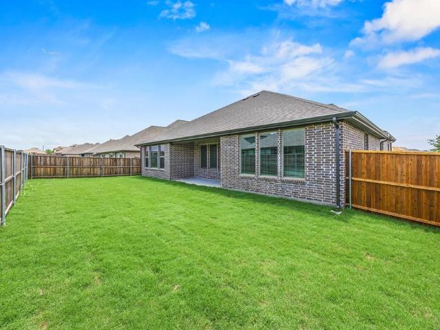 718 Tinsley Mdws Dr, Van Alstyne, TX 75495 | MLS #21153