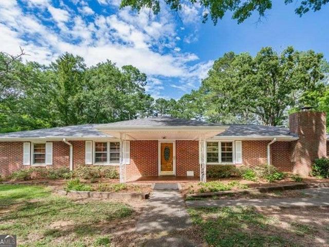 7194 Reinhardt College Pkwy, Waleska, GA 30183