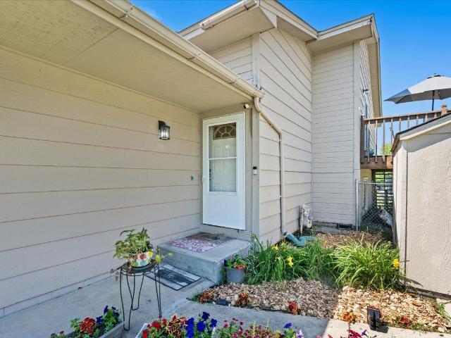 7194 Upper 17th Street N