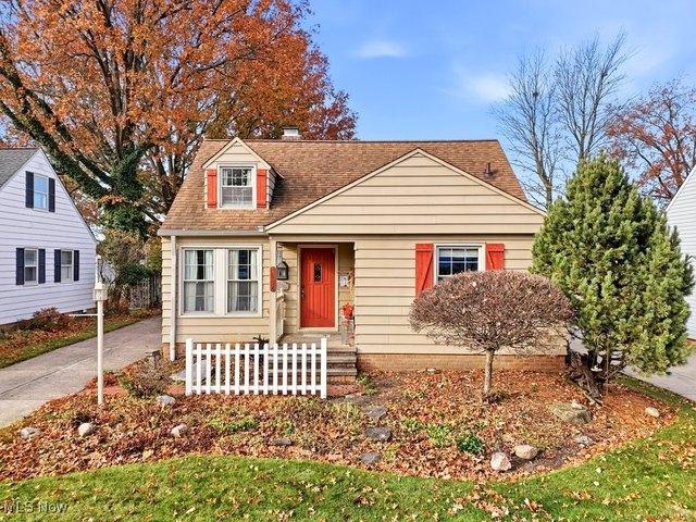 7196 Greenleaf Ave, Parma, OH 44130