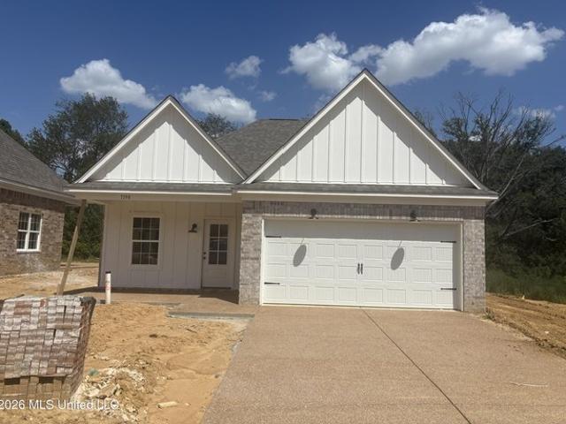 7198 Fairmont Pl Cv, Southaven, MS 38671