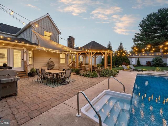 7190 Meadowbrooke Drive