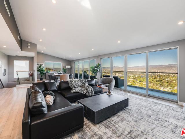 7191 Pacific View Drive