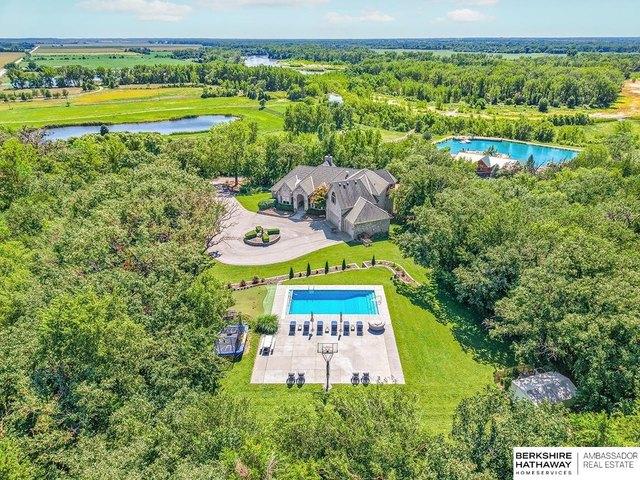 7191 S 240th St, Gretna, NE 68028