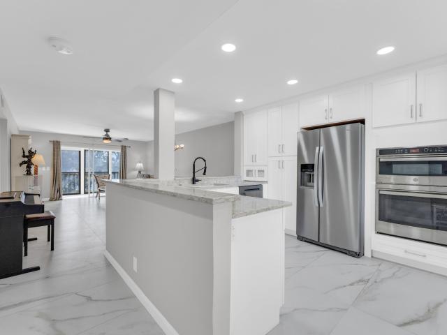 7192 Huntington Ln, Unit 307, Delray Beach, FL 33446 | MLS #B26001 | Compass