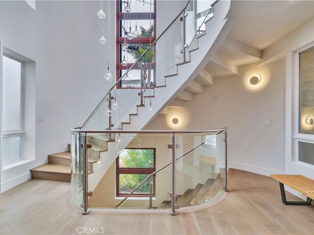 719 1st Pl, Hermosa Beach, CA 90254 | MLS #SB26045