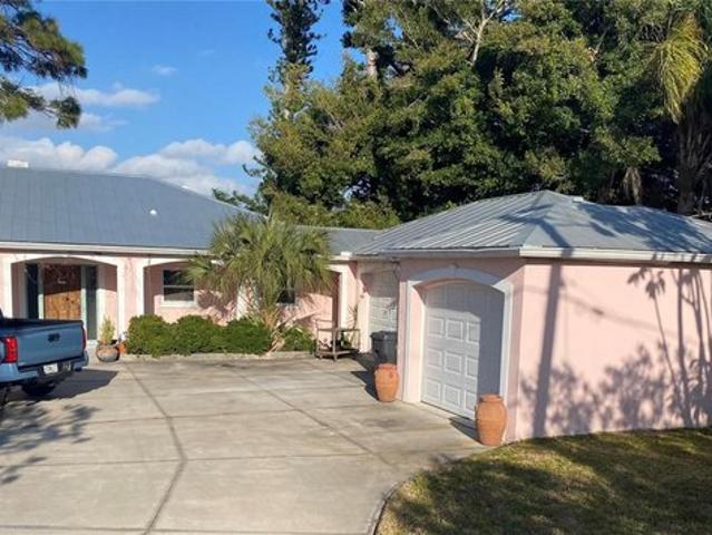719 58th St NW, Bradenton, FL 34209