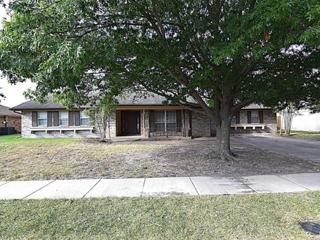 719 Bowie St, Forney, TX 75126