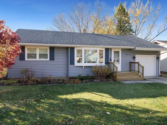 719 Blenheim Dr, Rockford, IL 61108