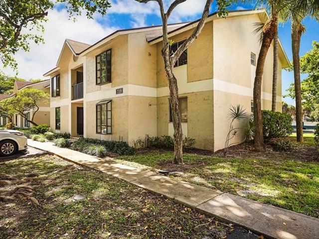 719 Gardens Dr Apt 206, Pompano Beach, FL 33069