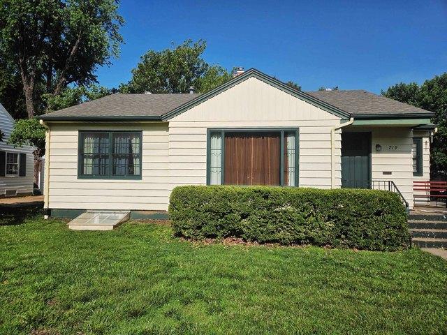 719 Grandview Ave, Newton, KS 67114