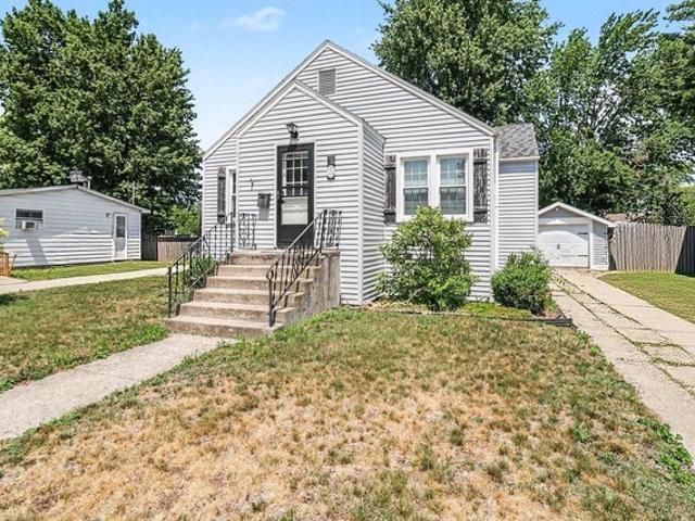 719 Diana St, Ludington, MI 49431