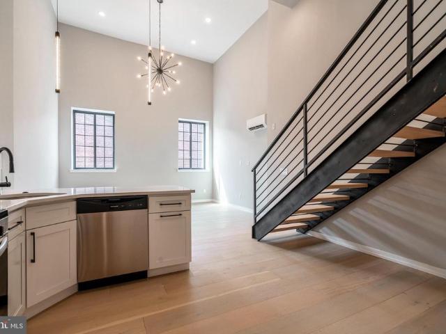 719 Dickinson Street # 2B