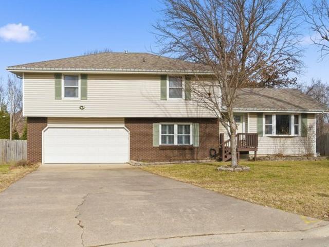 719 E Westchester Ct, Springfield, MO 65810
