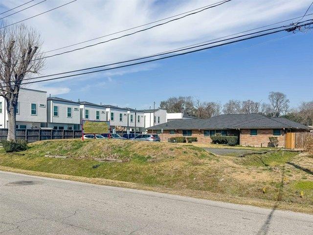 719 E Whitney St, Houston, TX 77022