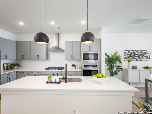 719 E Locust St, Unit 2106