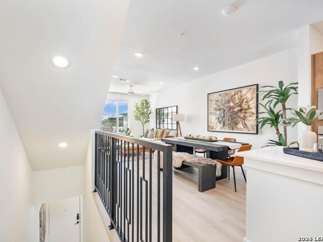 719 E Locust, Unit 2109