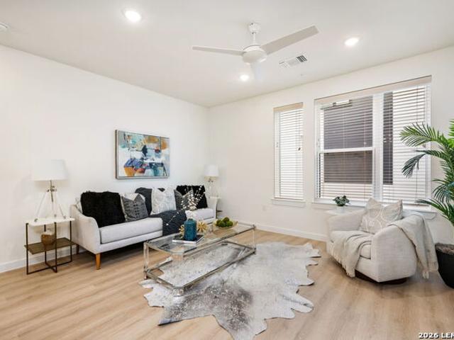 719 E Locust, Unit 3108
