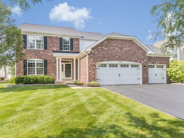 719 Eagle Brook Ln, Naperville, IL 60565