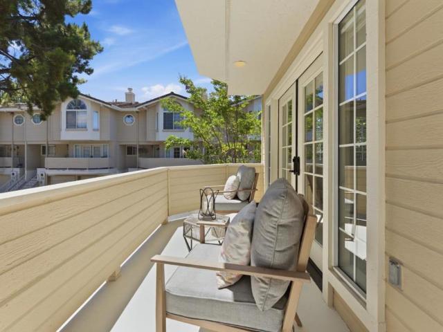719 Hibiscus Place