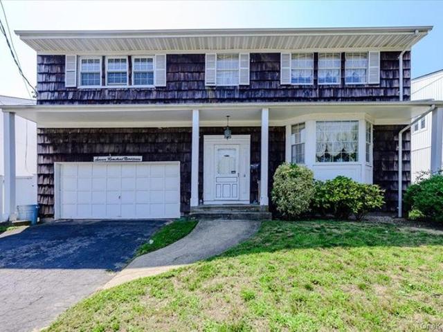 719 Hungry Harbor Rd, Valley Stream, NY 11581