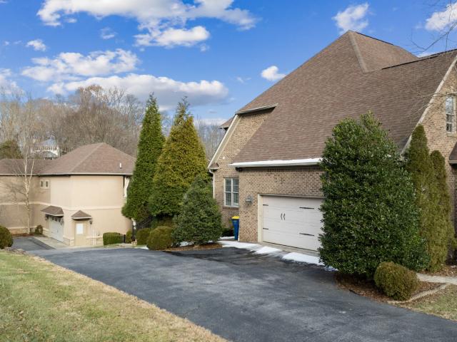 719 Laurelwood Cir