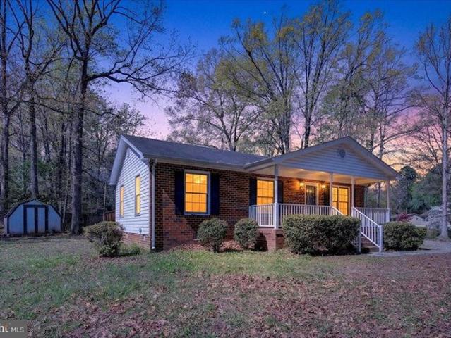 719 Lake Caroline Dr, Ruther Glen, VA 22546