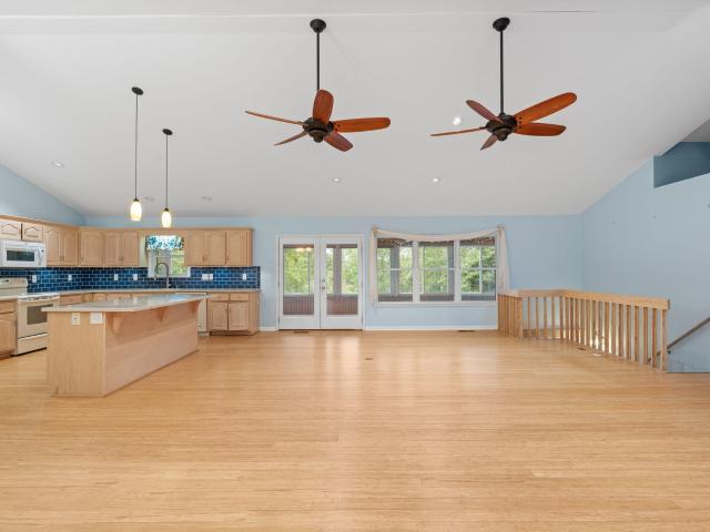 719 Lakehaven Circle
