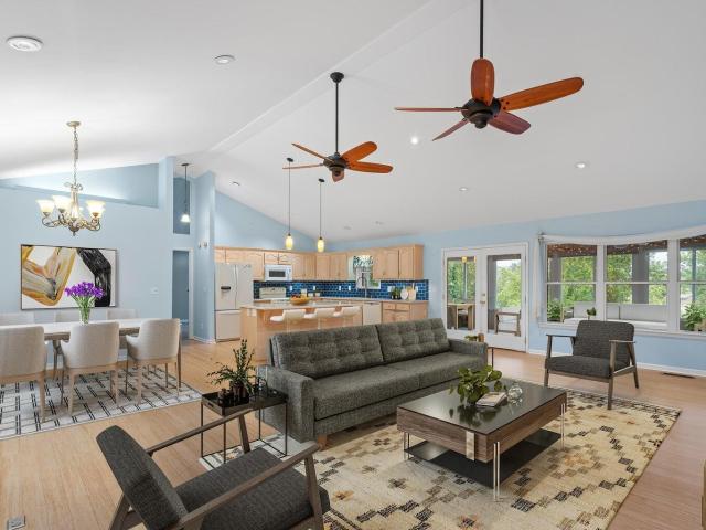 719 Lakehaven Circle