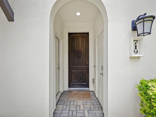 719 Leverkuhn Street