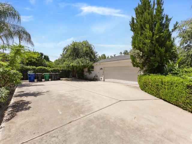 719 Mannel Avenue