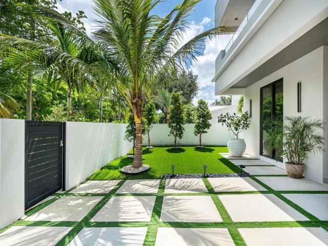 719 N Victoria Park Rd, Fort Lauderdale, FL