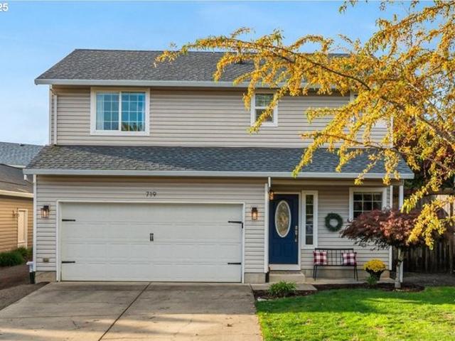 719 N Alexandra Dr, Newberg, OR 97132