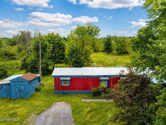 719 S Green Rd, Sprakers, NY 12166