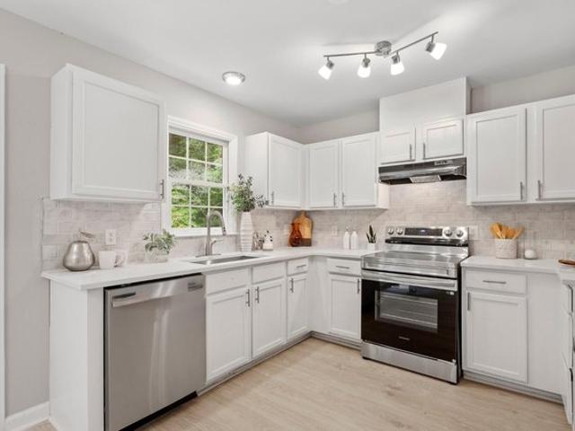 719 St Catherines Dr, Wake Forest, NC 27587