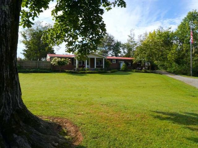 719 Sunlight Rd, Ellijay, GA 30540