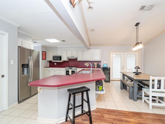 719 Post Oak Dr