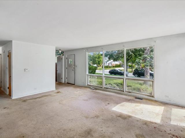 719 W Dresser Drive