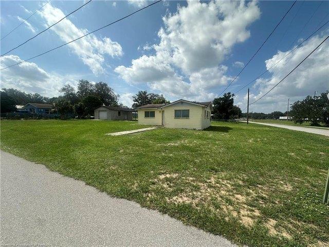 719 W Ruth St, Avon Park, FL 33825
