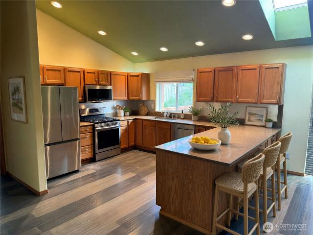 719 Wakina Loop SE