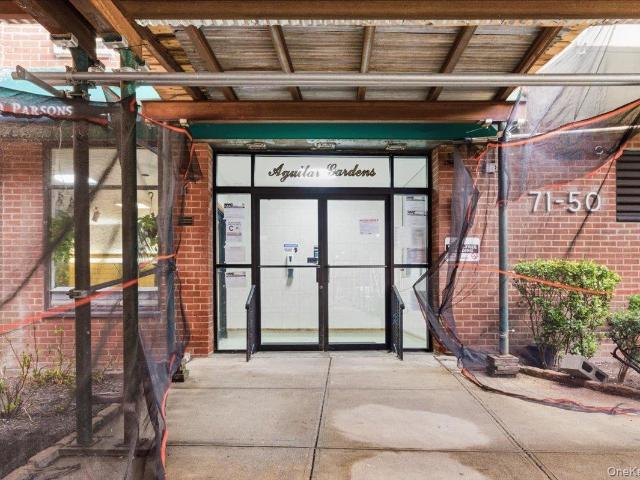 71 50 Parsons Boulevard, Unit 1M | Compass