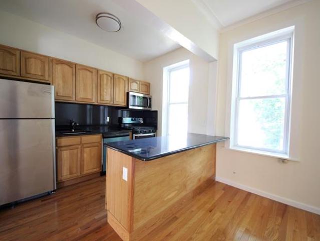 71 70Th St 2Ndflr, New York, NY