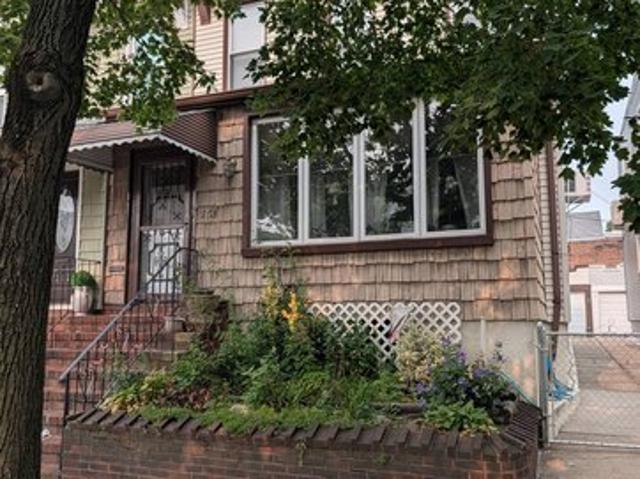 71 03 69 Pl, Glendale, NY 11385