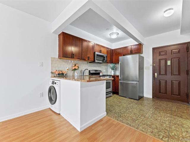 71 33 Street 3F