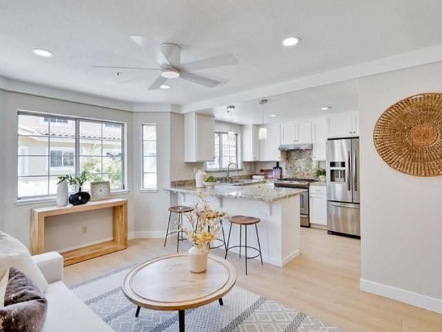 71 Tyrella Ct, Mountain View, CA 94043